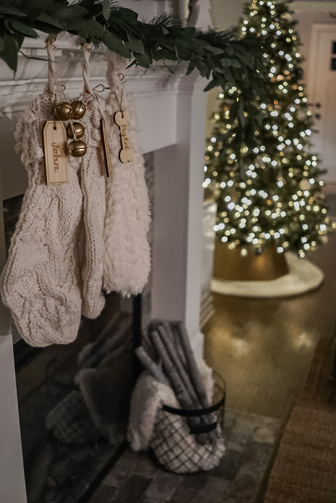 CHRISTMAS TREE COLLAR HACK: HOW TO MAKE YOUR TREE COLLAR TOUCH THE ...