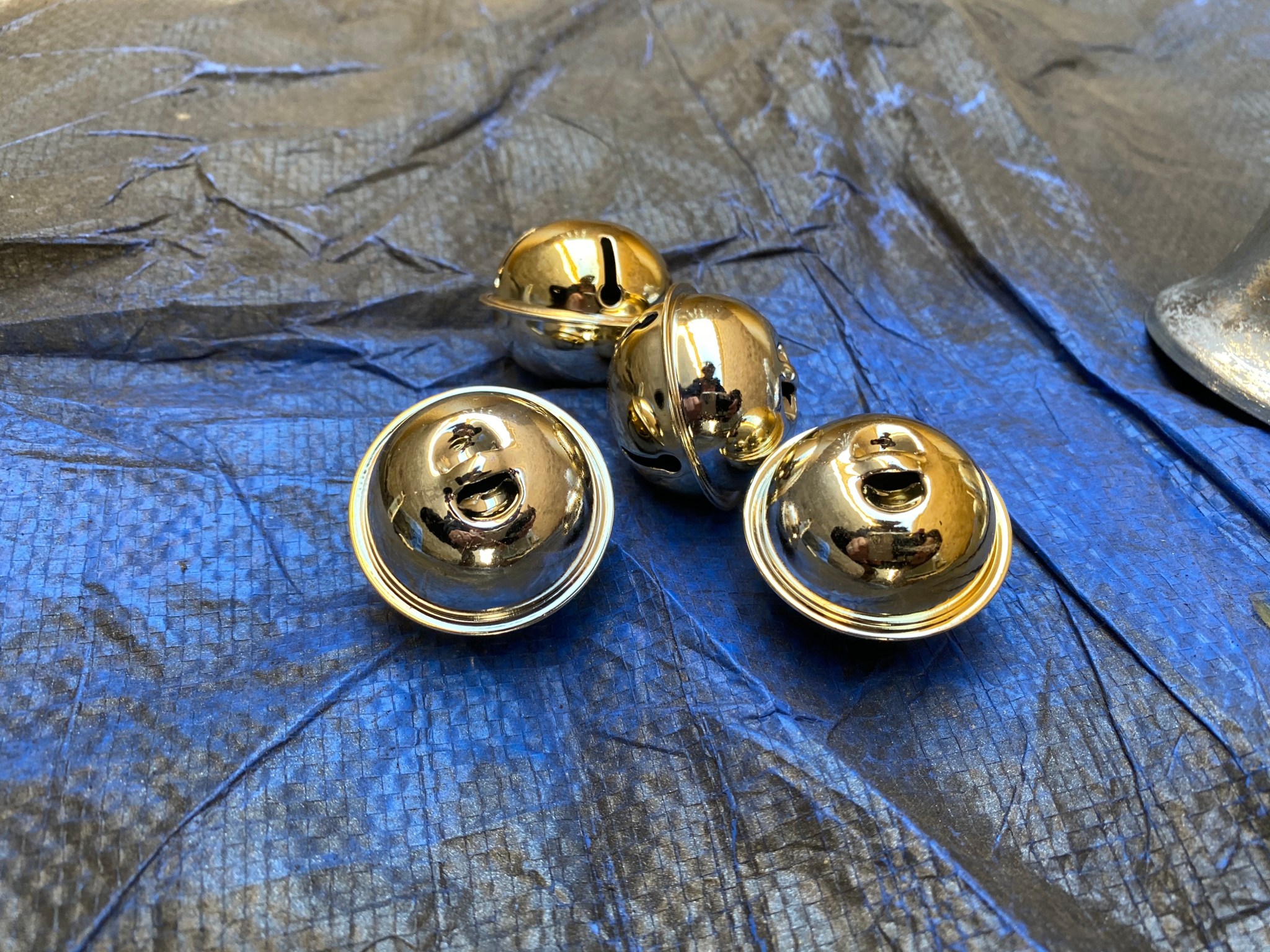 THREE DIY DESIGNER CHRISTMAS DUPES YOU CAN DO WITH GOLD SPRAY PAINT ...