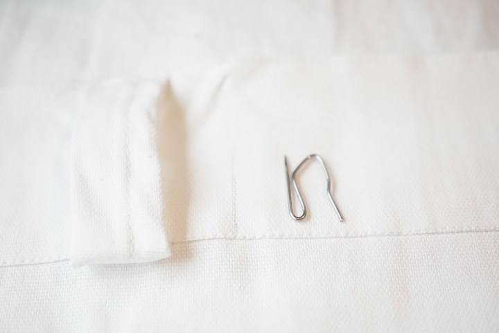 HOW TO HANG CURTAINS USING DRAPERY PINS AND RING CLIPS – Stay Home Style