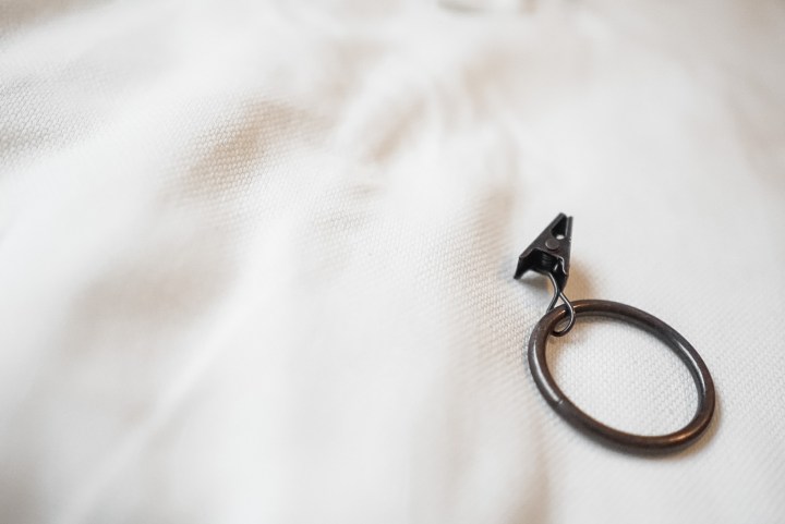 HOW TO HANG CURTAINS USING DRAPERY PINS AND RING CLIPS – Stay Home Style