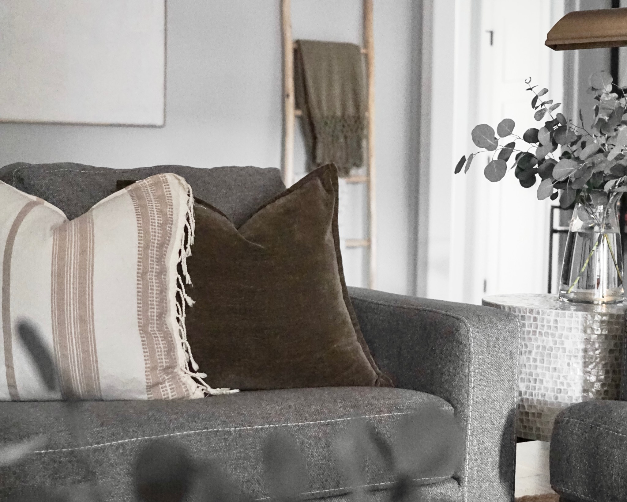 PILLOW TALK: EVERYTHING YOU NEED TO KNOW ABOUT STYLING AND SHOPPING FOR ...