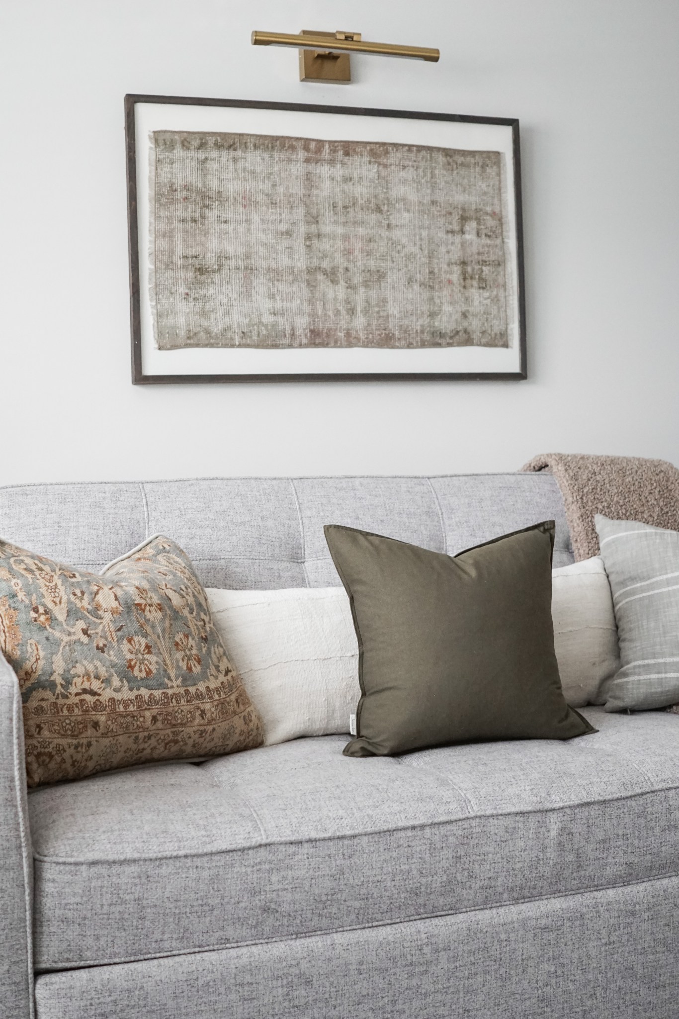 FRAMED VINTAGE RUG : AN EASY & AFFORDABLE DIY – Stay Home Style