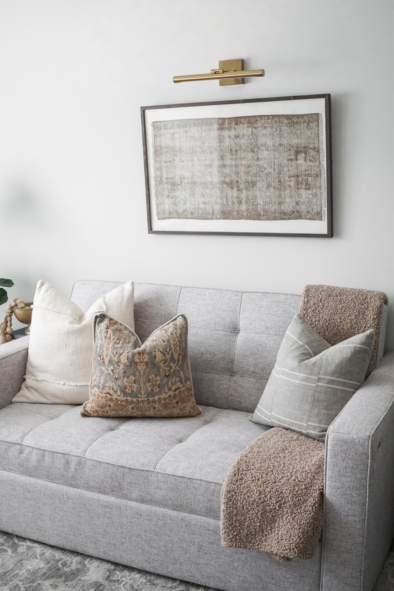 PILLOW TALK: EVERYTHING YOU NEED TO KNOW ABOUT STYLING AND SHOPPING FOR ...