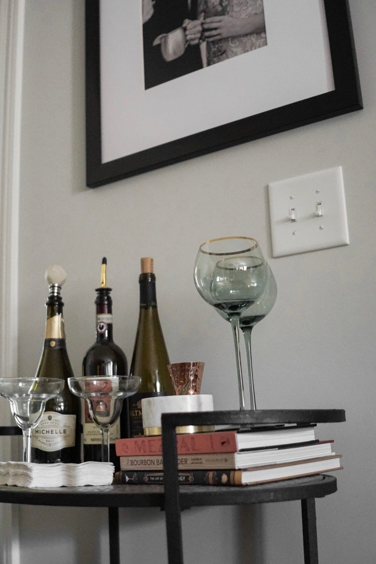 SIX ESSENTIAL ELEMENTS FOR AN EFFORTLESSLY STYLED BAR CART – Stay Home ...