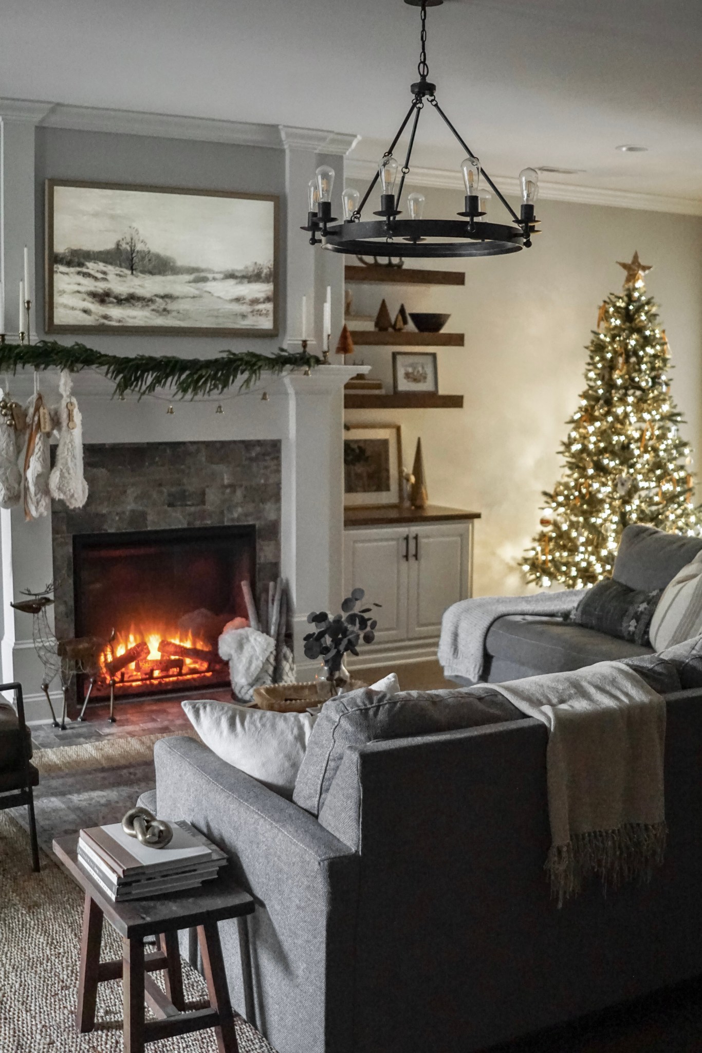 HOLIDAY HOME TOUR 2021: TIPS, TRICKS, AND INSPIRATION FOR DECKING YOUR ...